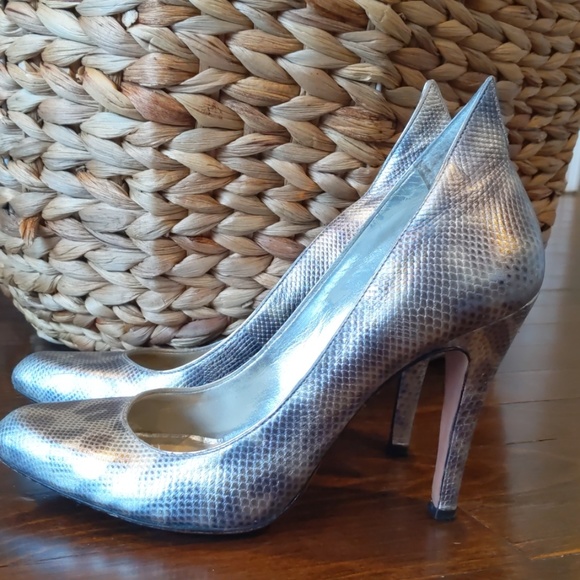 Report Signature | Shoes | Silver Snakeprint Leather Pumps | Poshmark
